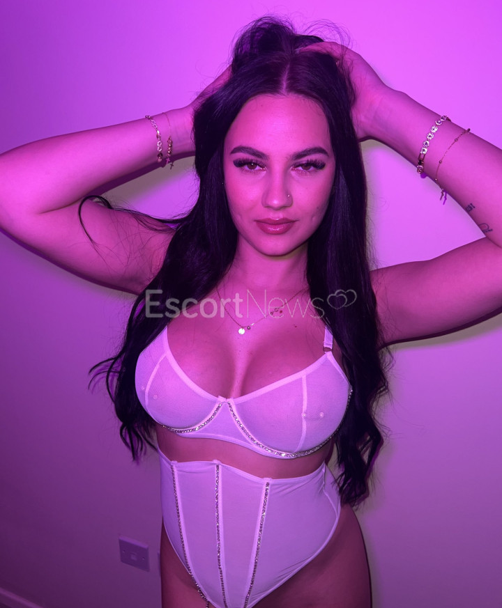 Maya Sexy Escort Girl From Larnaca Cyprus